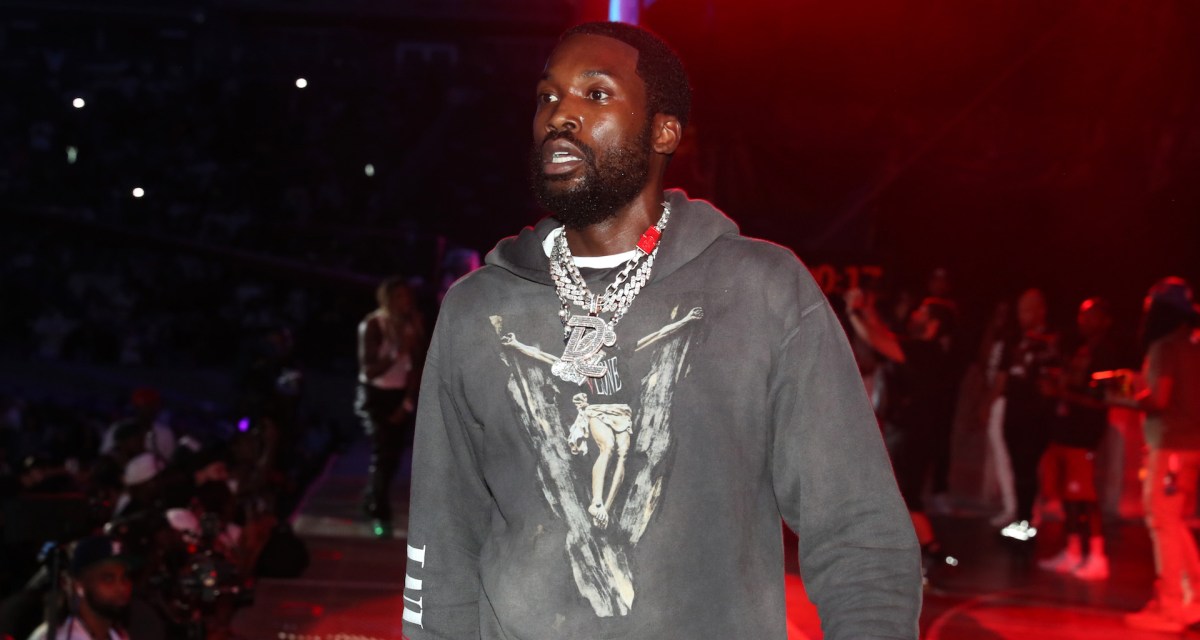 Meek Mill Flaunts $200,000 Dream Catcher-Style Dreamchasers Chain ...